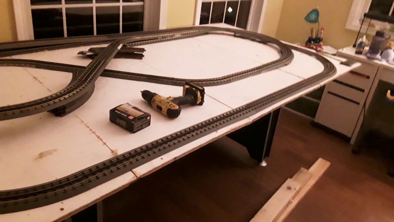Mth O guage train  layout, 2018 christmas village