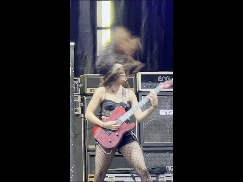 "Poison Bite" by Cobra Spell Live in Hamburg 🐍✨