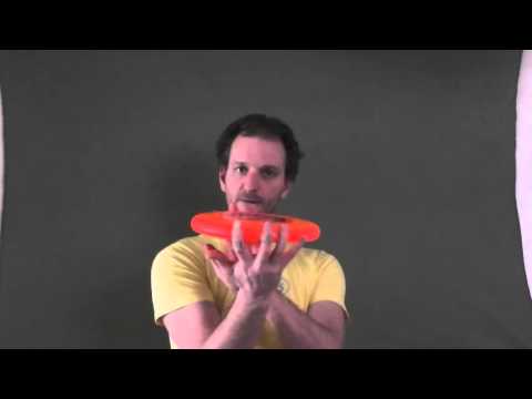 Matt Teaches us the Two Handed Throw – FrisbeeGuru