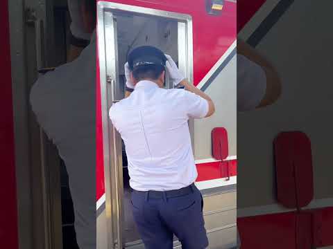JADI RAILFANS NYA AYAH✨🥰❤️ #railfans #masinis #masiniskeretaapi #kai #krl #commuterline #keretaapi
