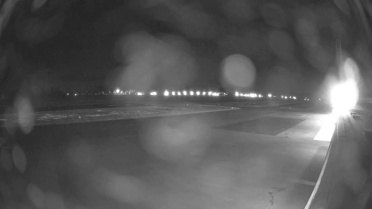 Fairchild Airport Apron East View - Live Webcam | GeoWebcams