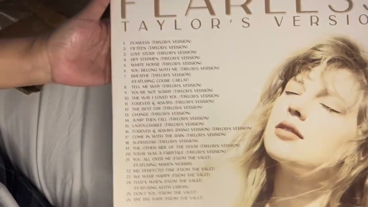 Vinyl Record Unboxing of Fearless (Taylor’s Version)