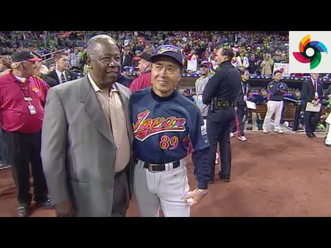 Two home run LEGENDS at the World Baseball Classic! Hank Aaron and Sadaharu Oh throw out first pitch