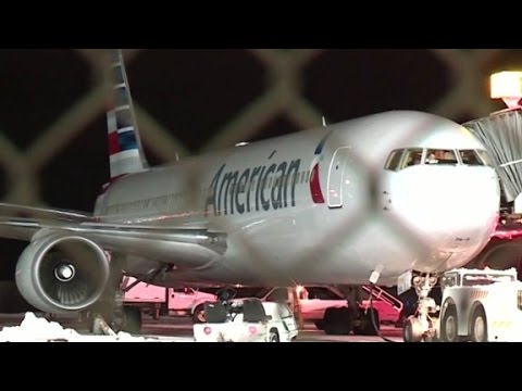 7 hospitalized after severe flight turbulence