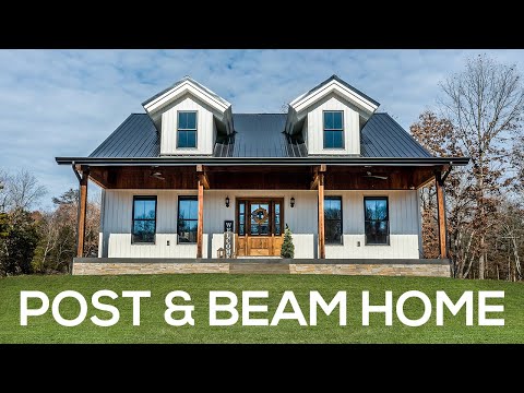 Contemporary Post and Beam Home at Christmas