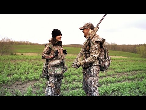 Love at First Shot | S1 E7: "Hunting Gear"