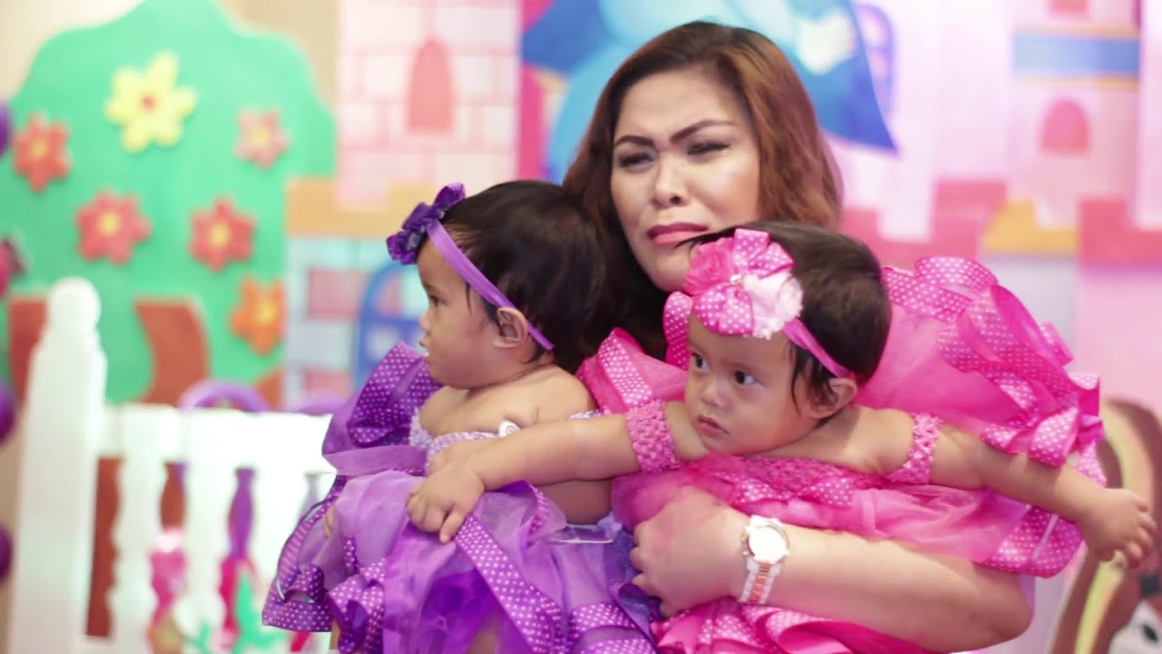 OUR PRINCESSES TURNS ONE...FAYE EUNICE AND GAYE ELISE FIRST BIRTHDAY!