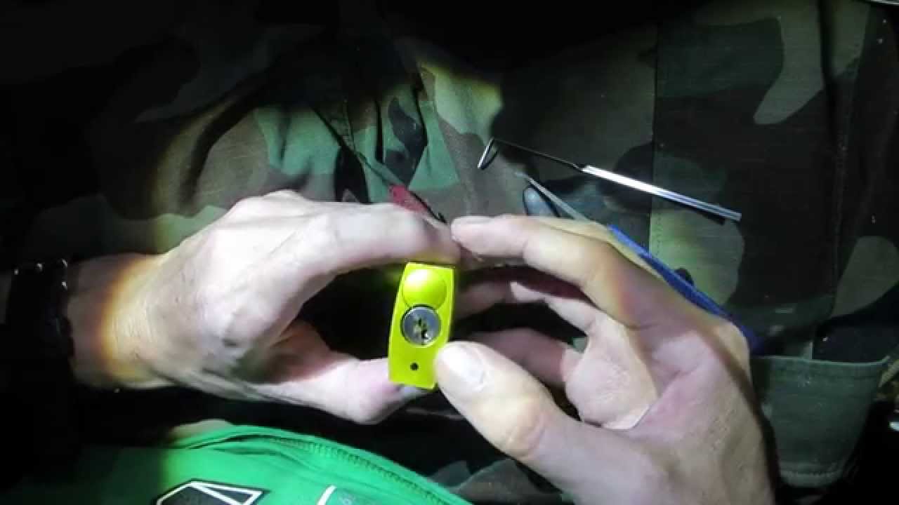 Abus 72/40 - How to Lock Pick - Thanks Jay Dee