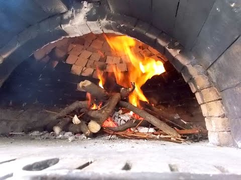 Ξυλόφουρνος του χωριού: Τότε που τρώγαμε ζυμωτό χωριάτικο ψημένο ψωμί ...