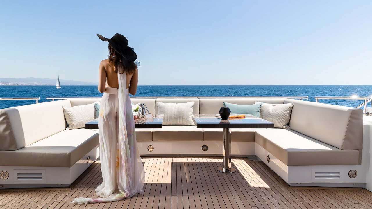 Superyacht VIDA | With Designer Elmar R. Benavente