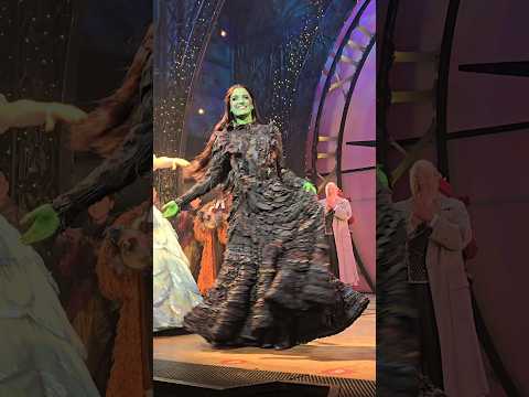 Lauren Samuels is Elphaba in Wicked #wickedmusical
