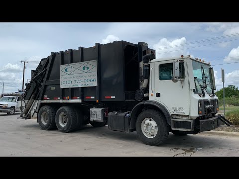 C-6 Disposal: Mack MRU Pak- Mor Rear Loader
