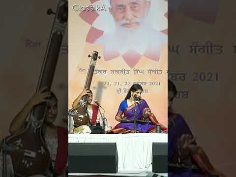 vidushi Kaushiki Chakarborty