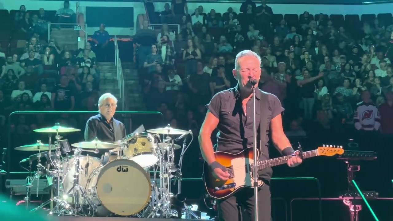 Bruce Springsteen Performs 'If I Was The Priest' For First Time In Over ...