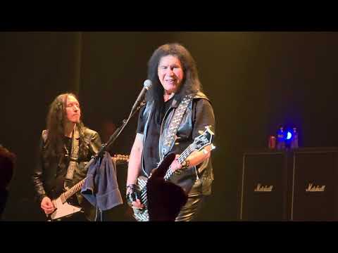 GENE SIMMONS BAND - Spit / Whole Lotta Love (Led Zeppelin cover) - Live Count Basie