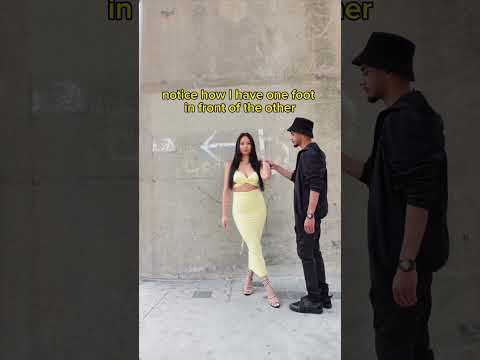 Here's how to pose in a long dress #shorts #posingtips #posingforthecamera #posesforpictures #poses