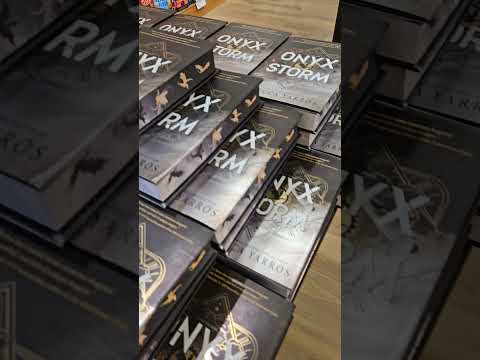 Onyx Storm Deluxe Edition! Target Barnes & Noble #fourthwing #booktube #onyxstorm #bookish #books