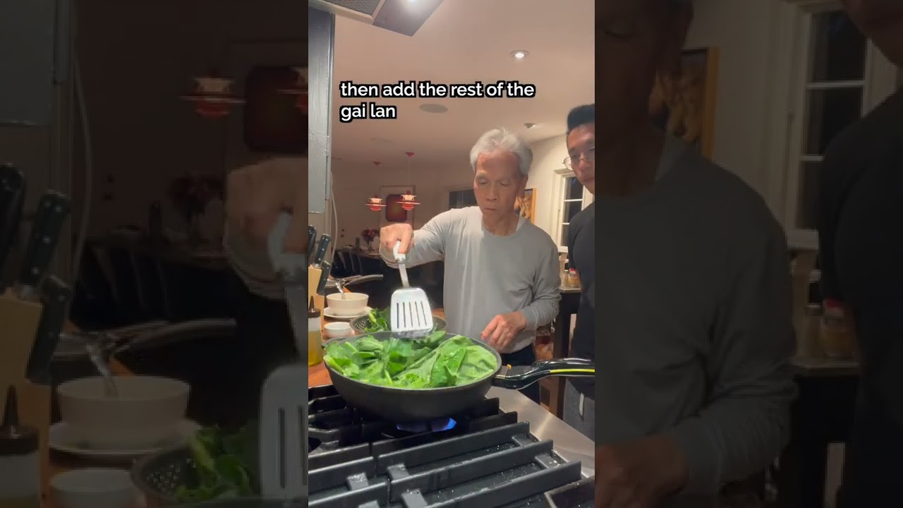 🤤 The BEST Chinese Broccoli you’ll ever make! (Gai Lan / 芥籣) #Shorts