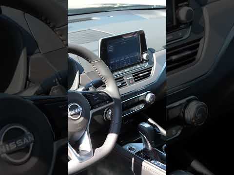 2023 Nissan Altima SR | Universal Nissan