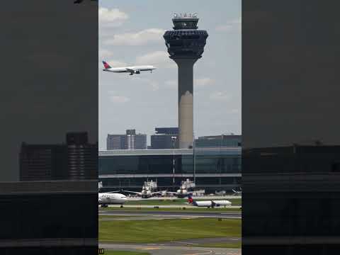 A.I. Depicts Air Traffic #news #headlines #cnn #newark #airtraffic #controller #outage #airplanes