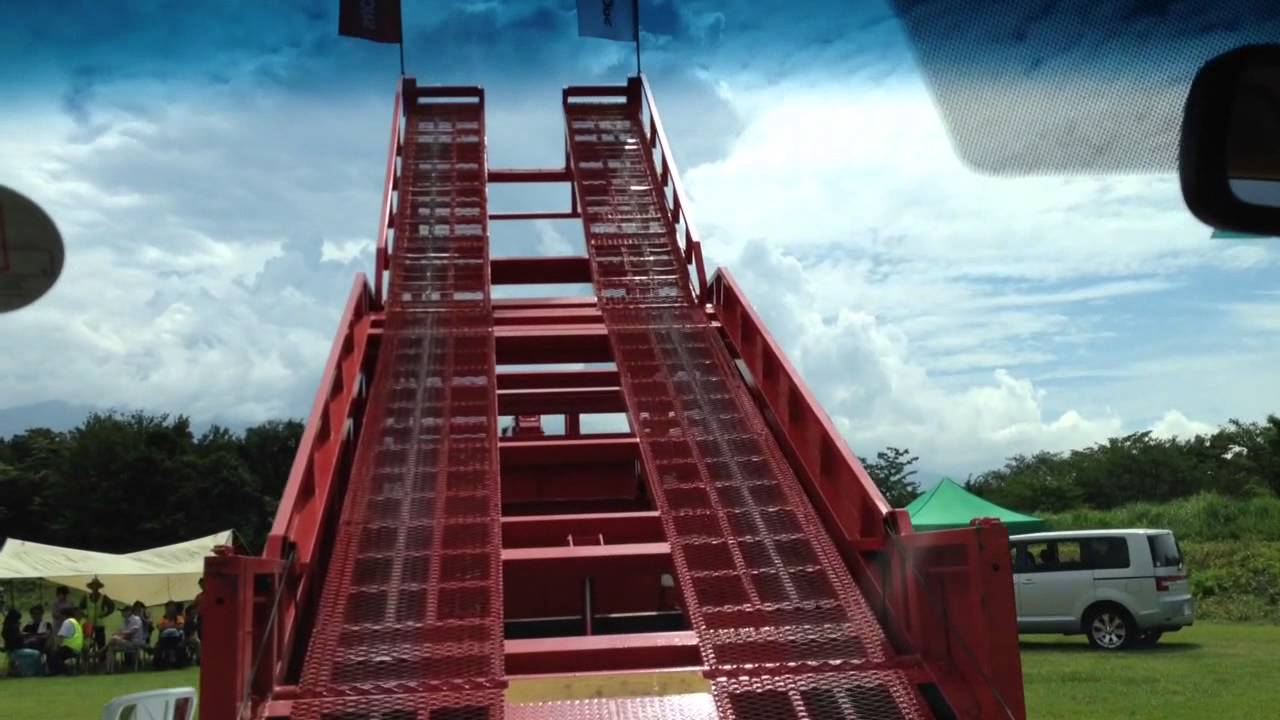 Watch a Mitsubishi SUV Climb a 45 Degree Slope - autoevolution