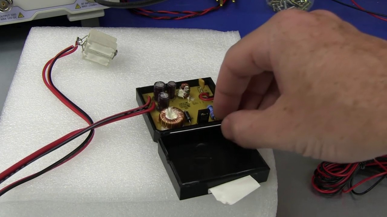 EEVblog 548 - Dave Jones does EMC Pre-Compliance conducted emissions testing