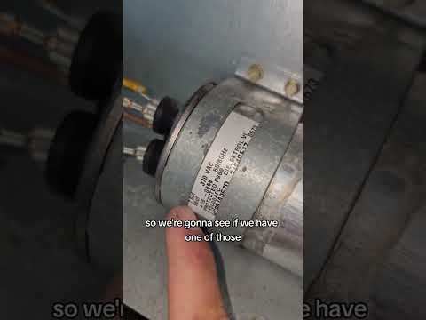 🥶 Air conditioner unit hums but doesn't run. #tools #hvac #viral #capacitor