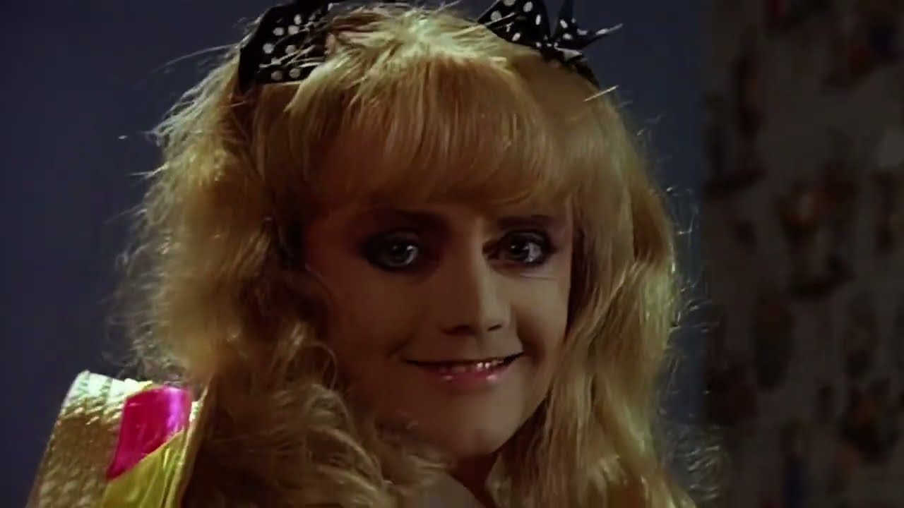 Queen - I Want To Break Free (Official Video) [4K Remastered]