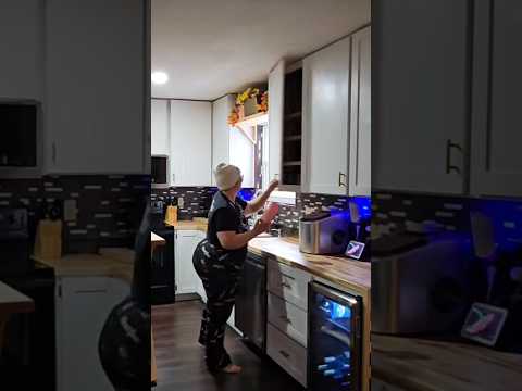 DIY Shaker Cabinets @the_blessedqueen #kitchen #diy #cabinet #kitchendesign #makeover