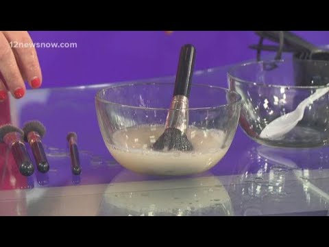 Easy Way to Clean Makeup Brushes