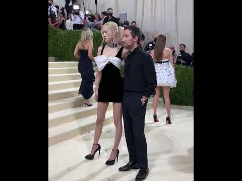 Rosé & Anthony at the Met Gala 2021 | YSL GIRL Loomis stunning in black 🖤