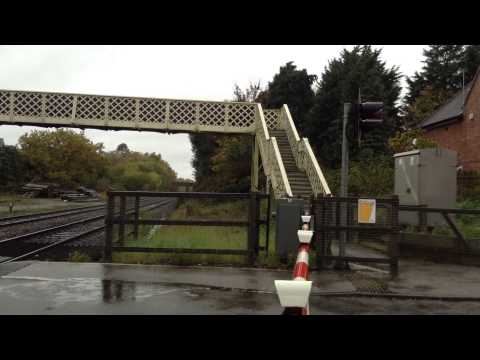 Bentley Heath Level Crossing (07/11/15)