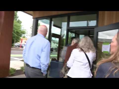 Gov. Kotek attends ribbon cutting ceremony for new Mental Health Crisis Center in Corvallis