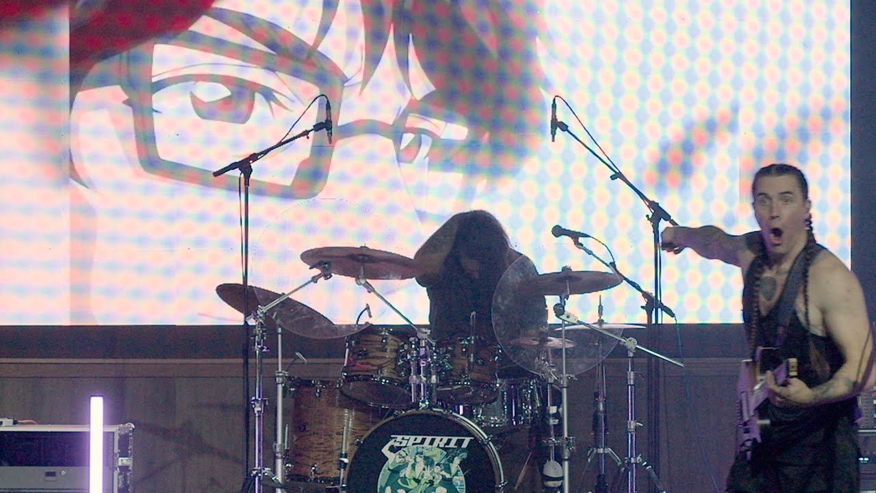 Aizen literally stops the concert during Ichigo's Theme