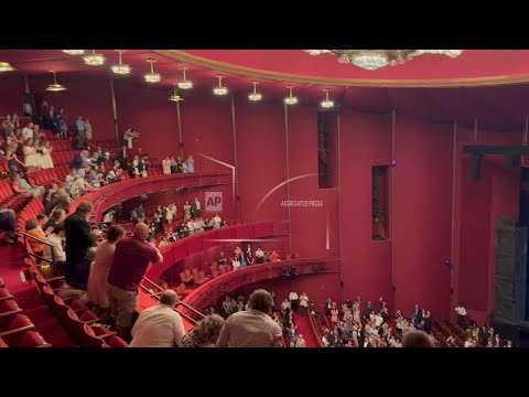 Trump booed and cheered at the Kennedy Center while attending 'Les Misérables'