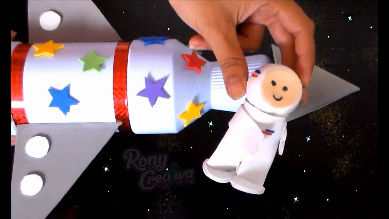 How to Make a Rocket from a Recycled Plastic Bottle / Ronycreativa Crafts