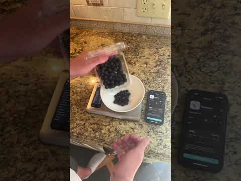 How many calories in these blueberries? find out with smart nutrition scale