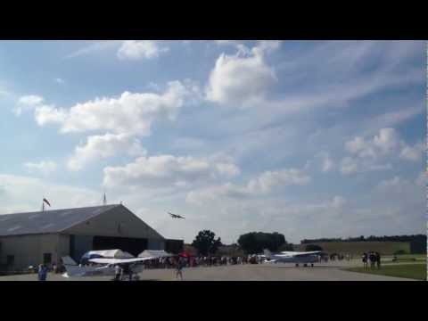 B-25B Mitchell Bomber making a low pass!