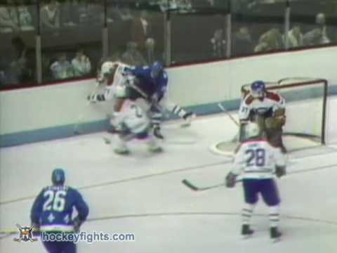 Anton Stastny vs. Craig Ludwig, April 20, 1984 - Quebec Nordiques vs ...