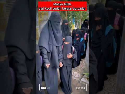 Masya Allah anak anak bercadar dari kecil. semoga dewasa jadi anak Sholeha 🤲