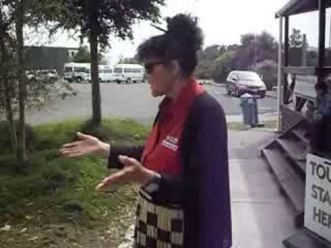 Pronouncing Tewhakarewarewatangaoteopetauaawahiao in New Zealand