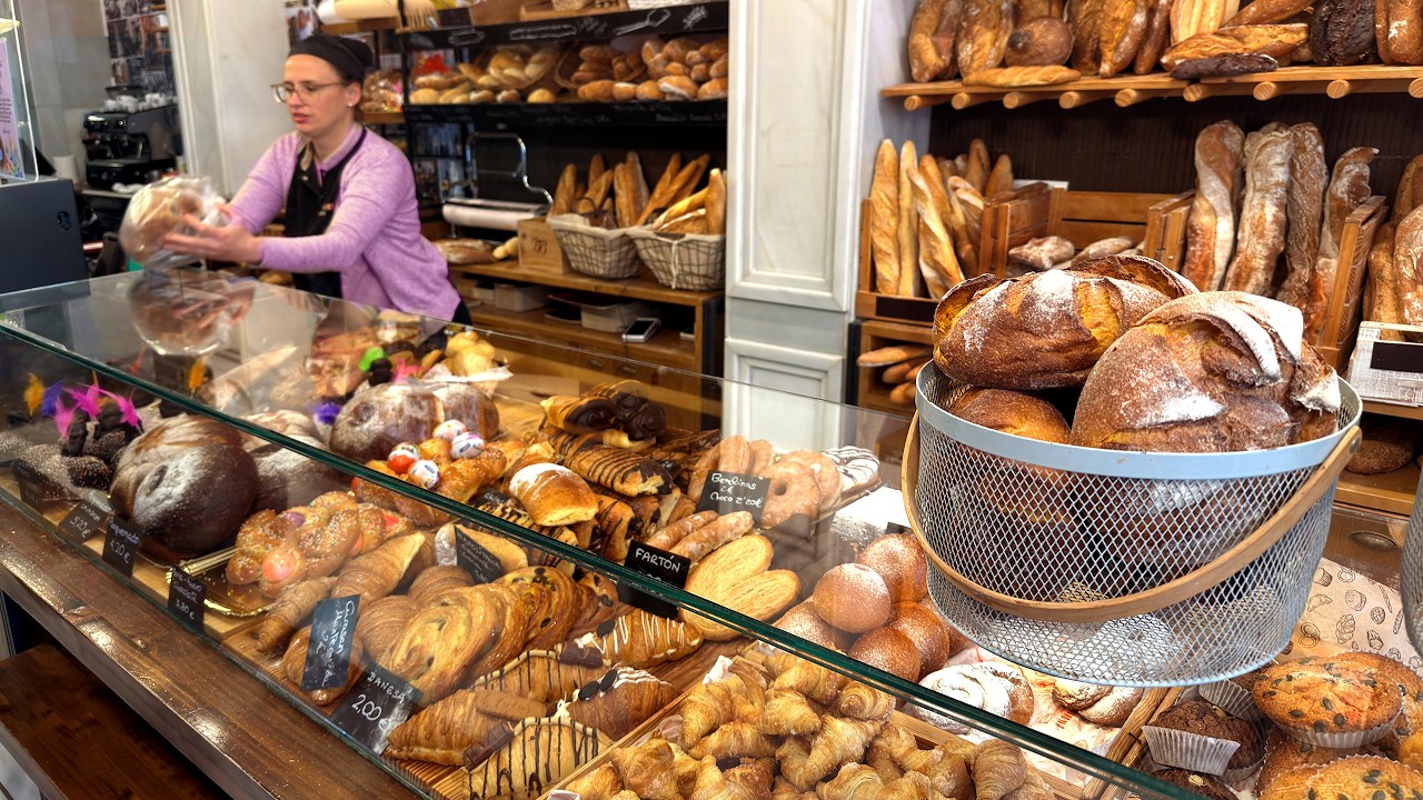 The Most Intense Day of Easter in a Traditional Spanish Bakery since 1886! Chaos starts at 4 AM