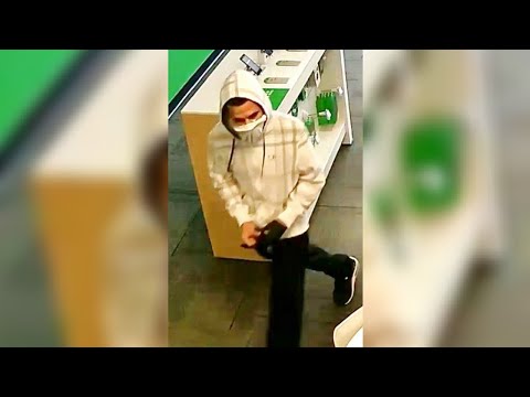 RAW VIDEO: 3 suspects rob a Cricket Wireless store in Phoenix