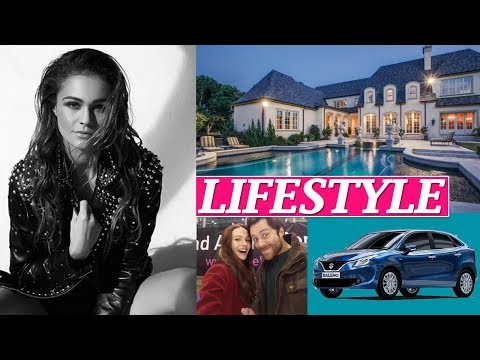 Sophie Skelton Lifestyle, Net Worth, Boyfriends, Age, Biography, Family, Car, Wiki !