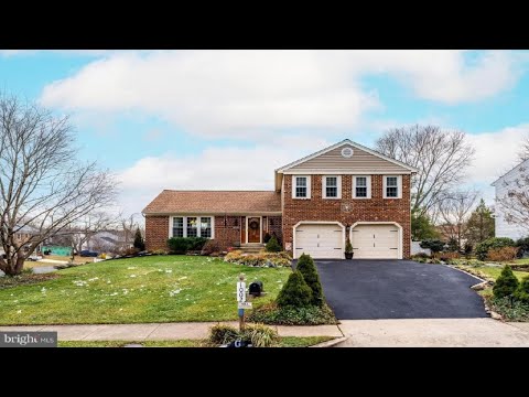 1002 FOSTER PLACE SW, LEESBURG, VA Presented by Brett Selestay.
