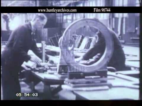Building Castle Class Engine at Swindon. Film 90744