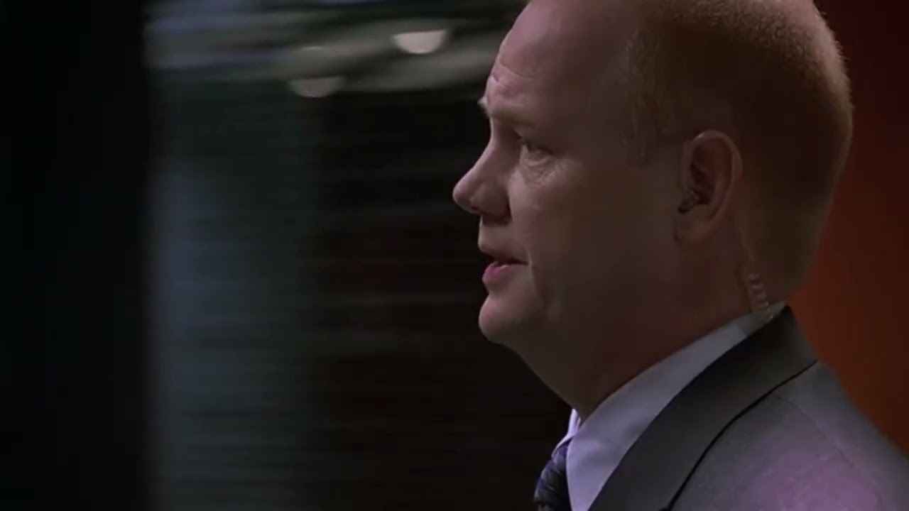 24 (2001–2010) Day 3: 8:00 a.m.-9:00 a.m. Palmer asks Aaron Pierce to protect him in Los Angeles