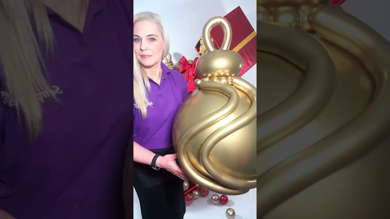 Christmas baubles and gift boxes!  🎄✨