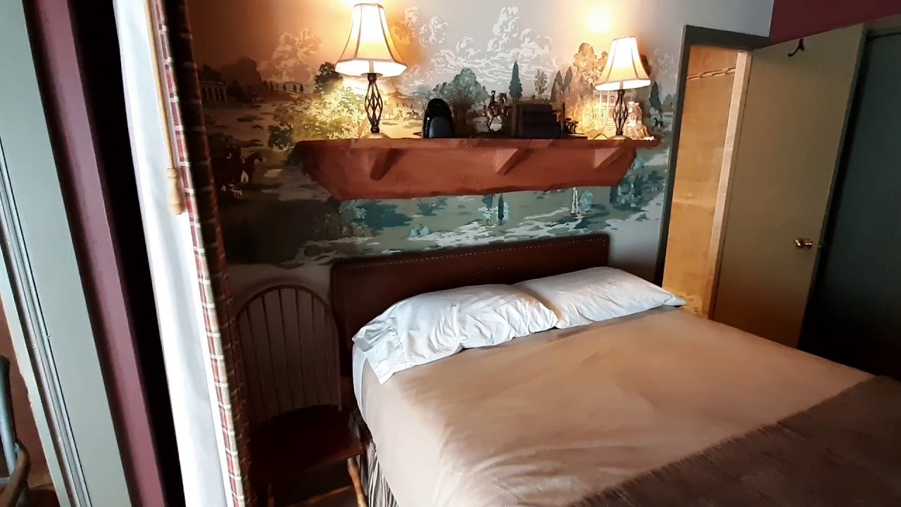 A Night of Luxury Living - B&B Style - Twin Pine Manor Bed & Breakfast