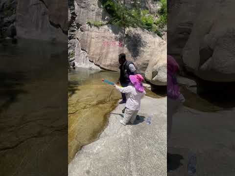 A journey to one of the jungles in Shandong Province, China with one of my little students.????